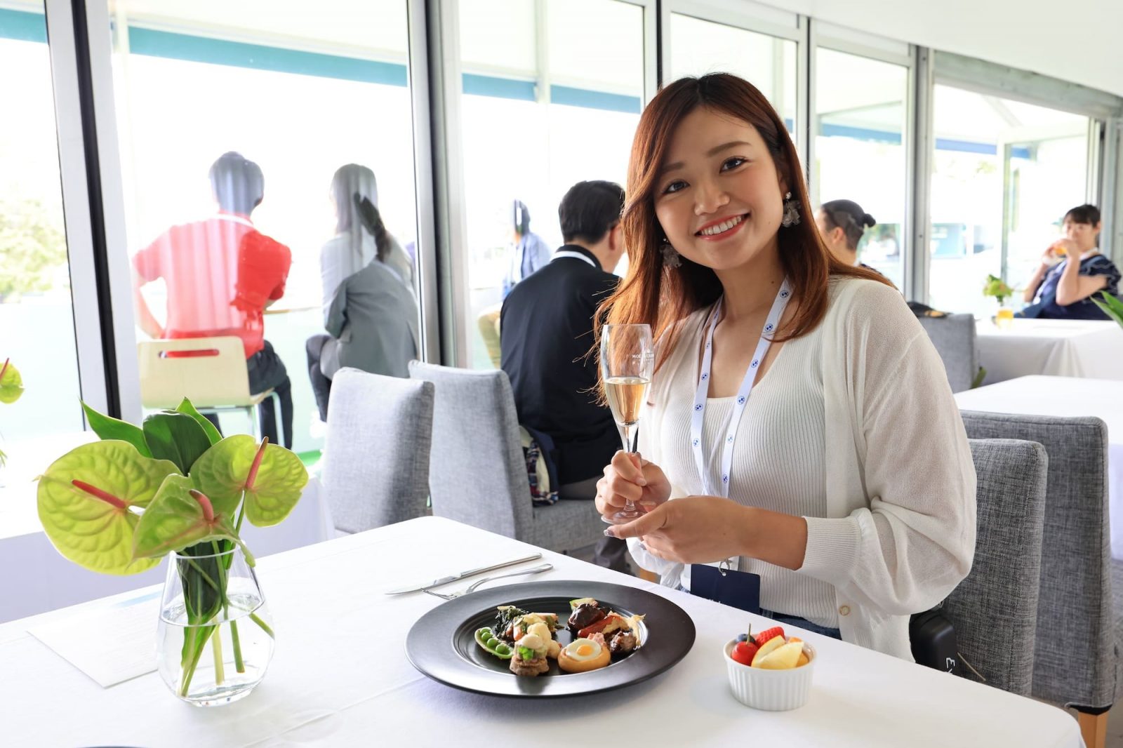 メジャートーナメントの興奮を優雅に堪能できる「BMW VIP LOUNGE」 | BMW日本ゴルフツアー選手権 森ビルカップ